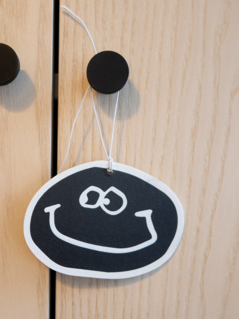 Friendly Face Scented Tag – Lazy Oaf